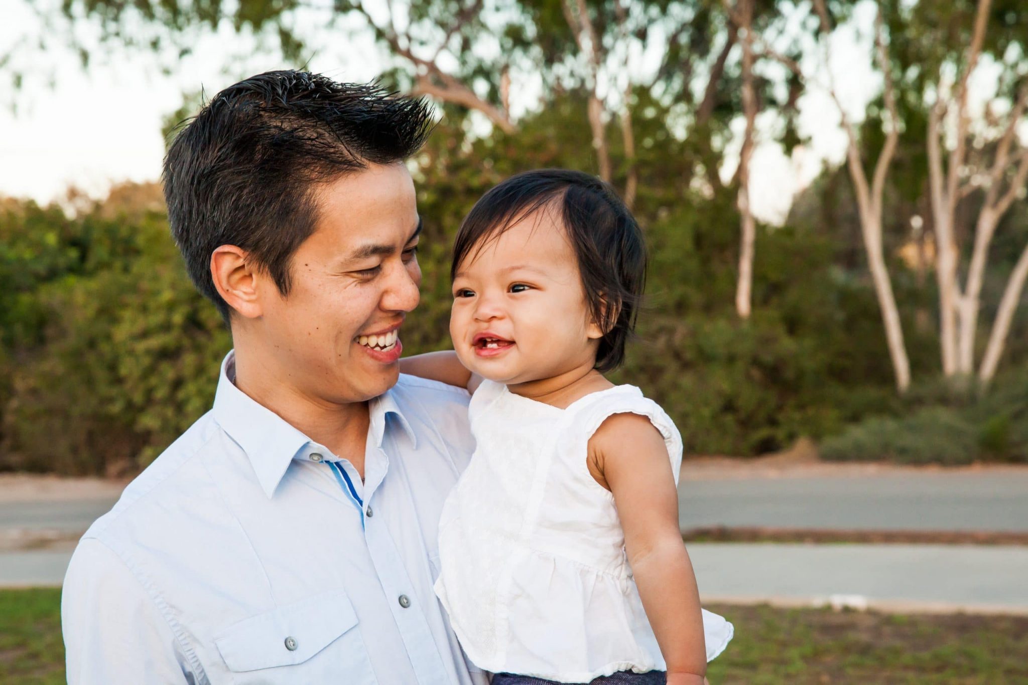 What to Wear for Family Photos - How to Plan & Family Photo Outfit Ideas
