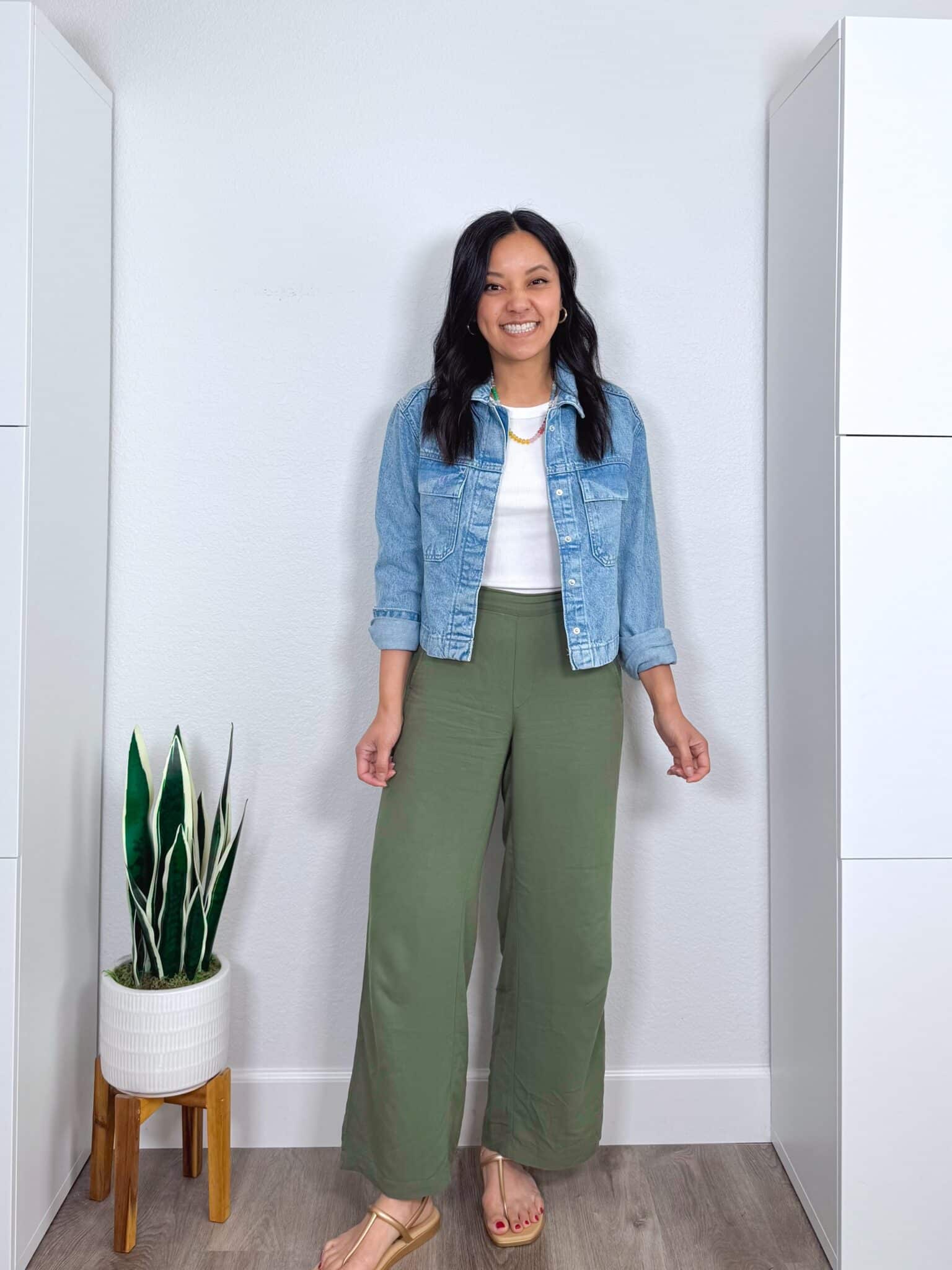 What to Wear in Early Summer When It's Suddenly Hot Outside: 7 Outfit ...